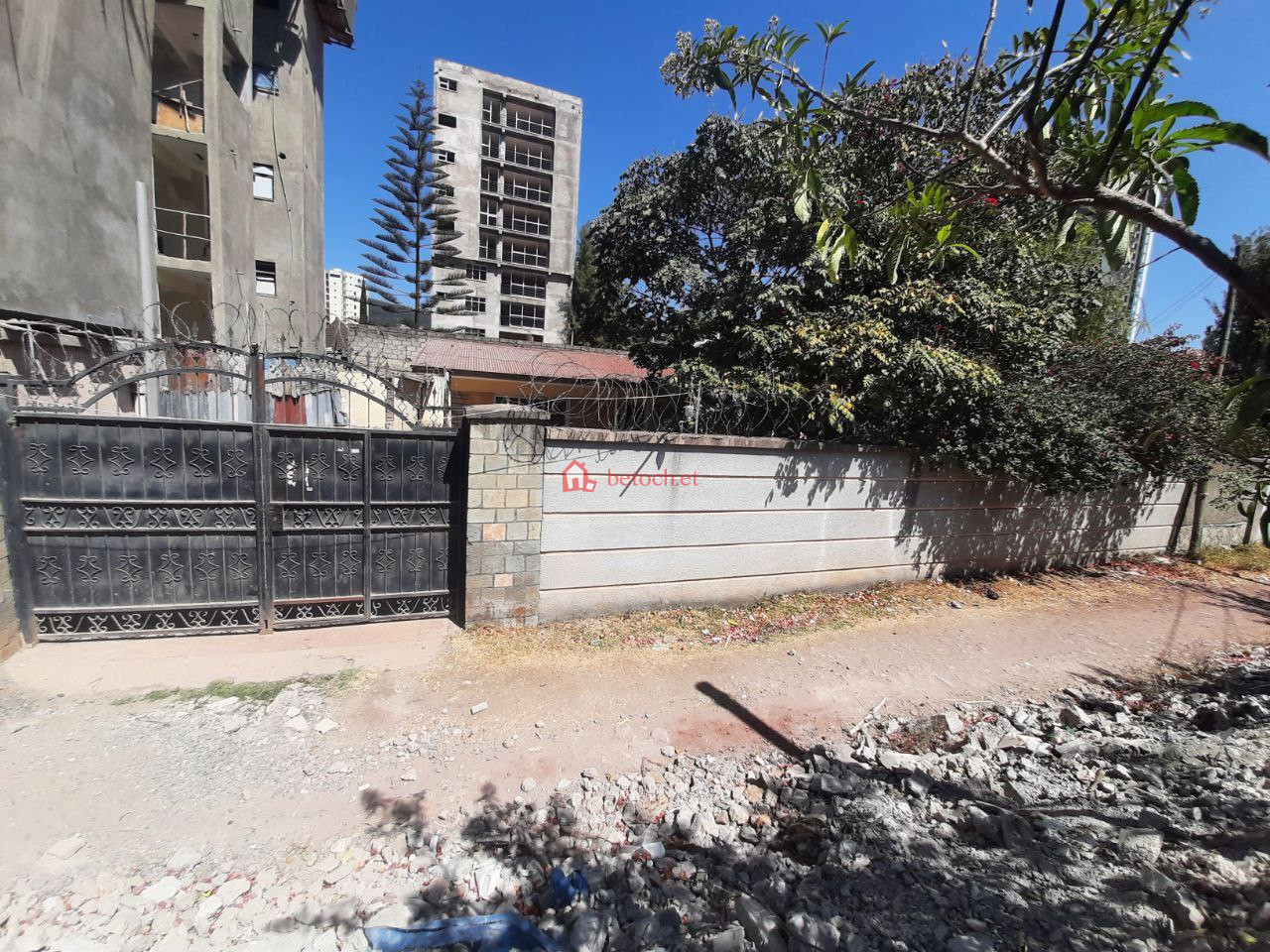 51. Megenagna 24 qebele 421 m² L-shape Service Quarter House (For ...