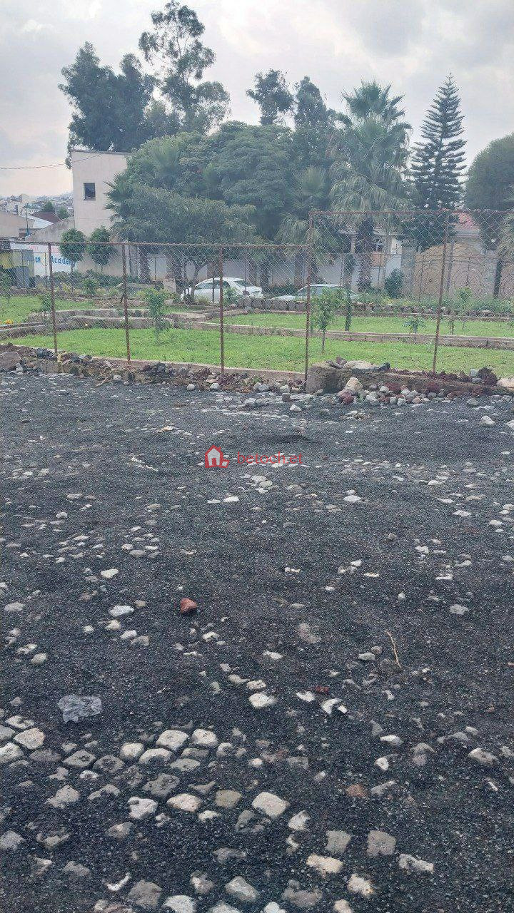 House sale in Addis Ababa Summit 650 m² G⁺1 Resident House