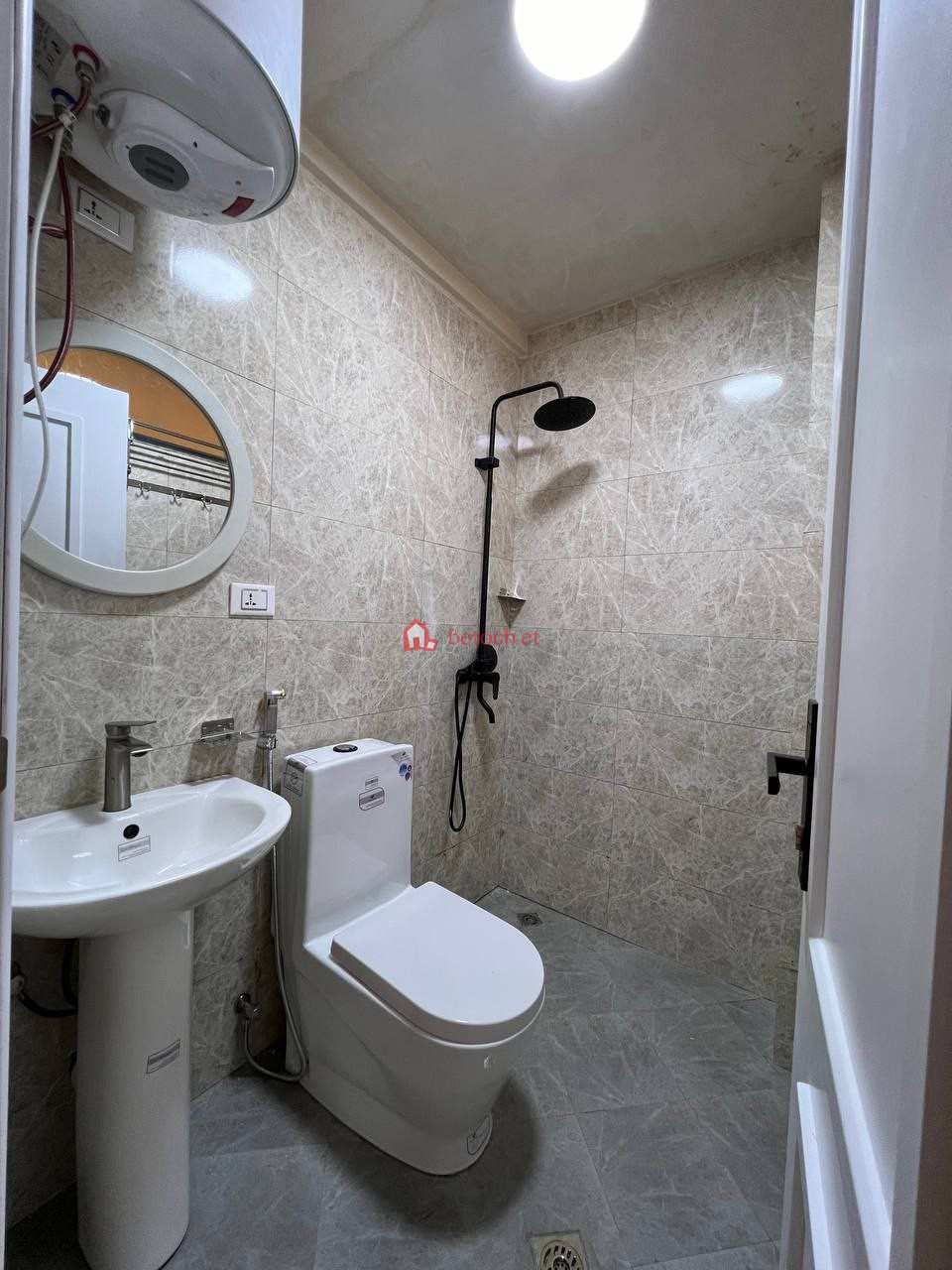 Association House In Ethiopia Jomo Konjit 200 m² U-Shape House